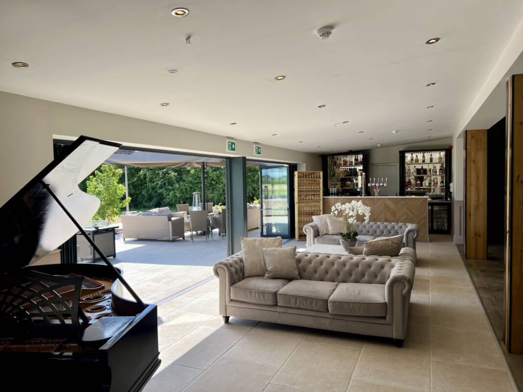 Stretton Manor Barn - Derbyshire - By Formal Invitation